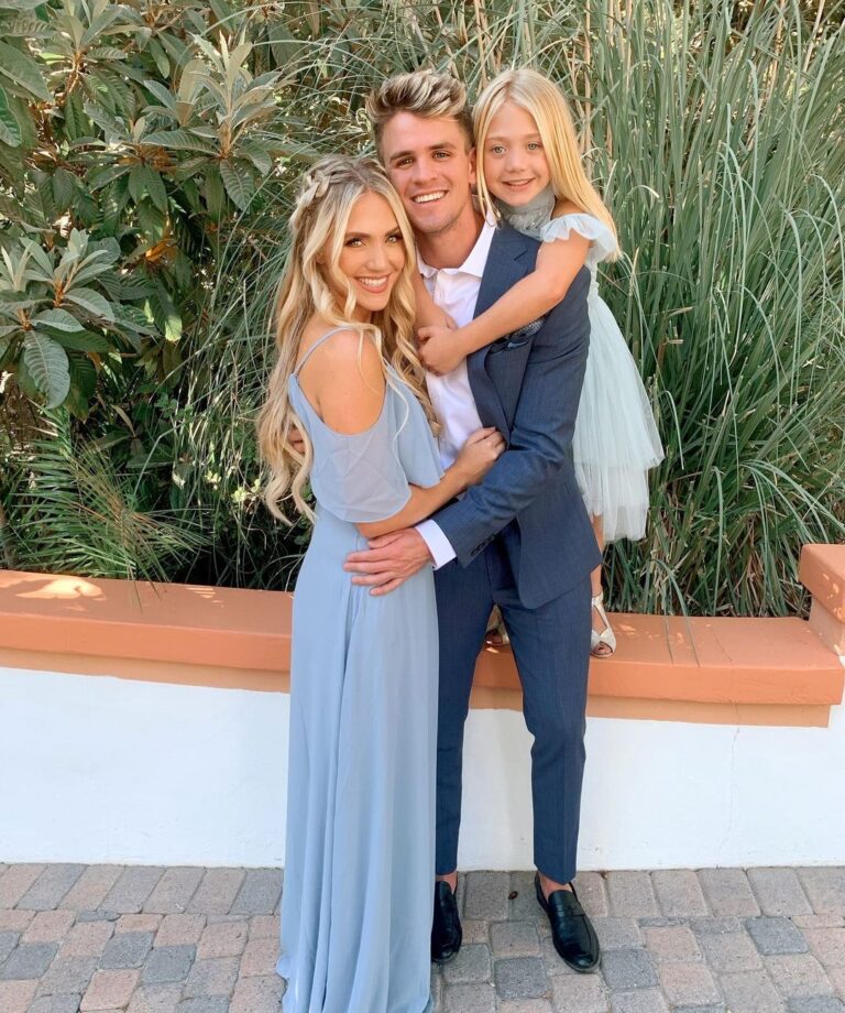 Cole LaBrant Bio, Age, Family, Boyfriend, Net Worth, Wiki & More ...